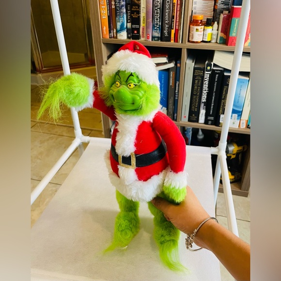 Toys | 14 How The Grinch Stole Christmas Singing Plush 200 Universal ...
